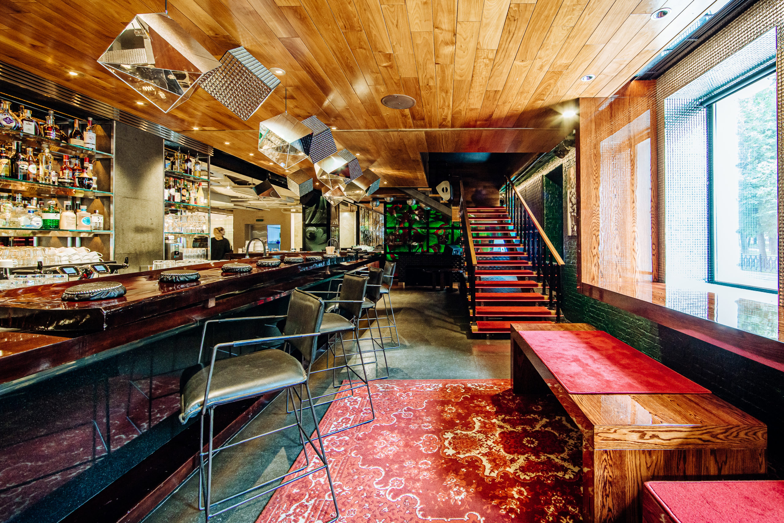 «Simach в Недальнем»: коктейли и вечеринки, которые лучше не пропускать